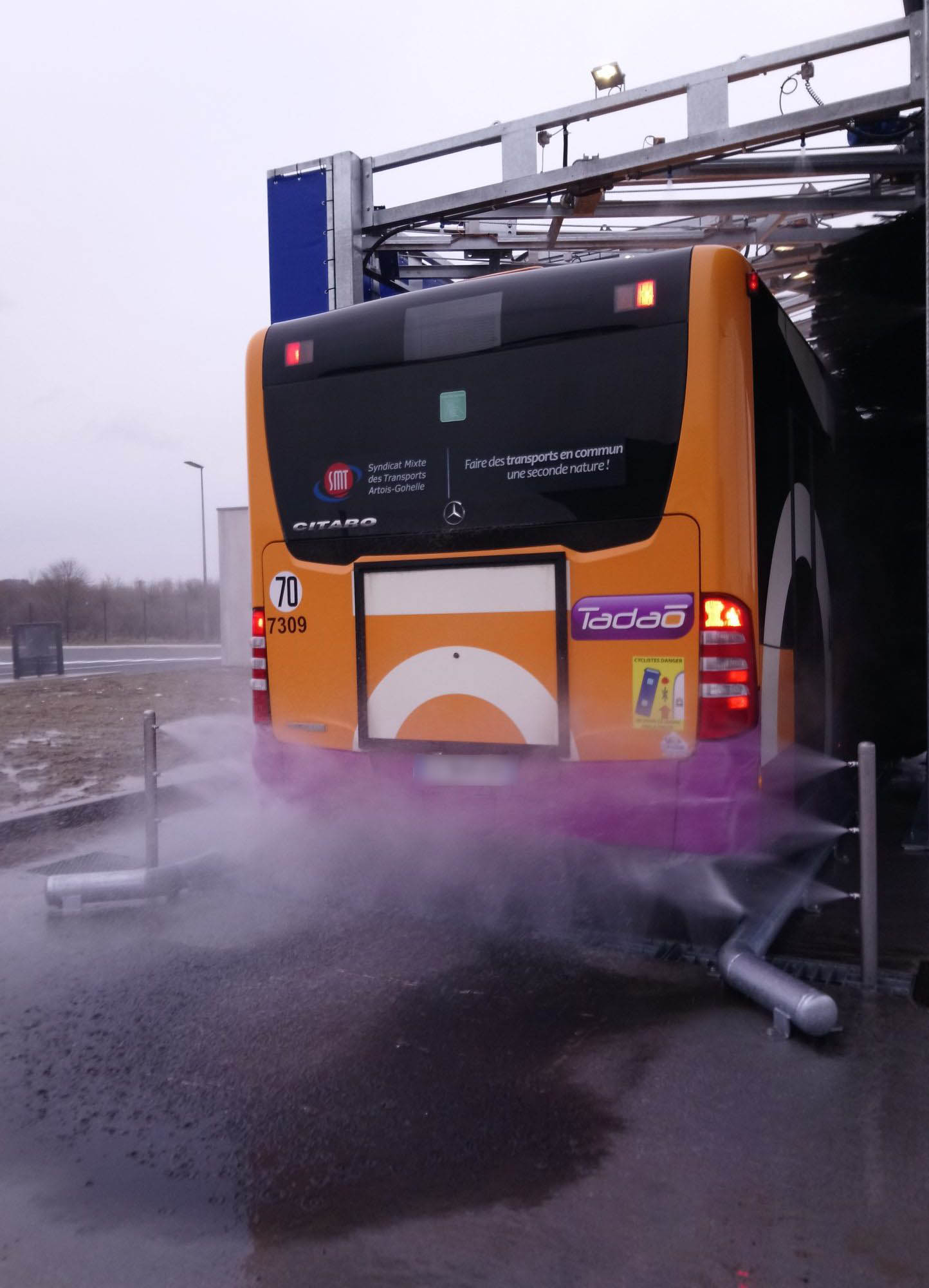 Lave châssis pour bus - Montanier